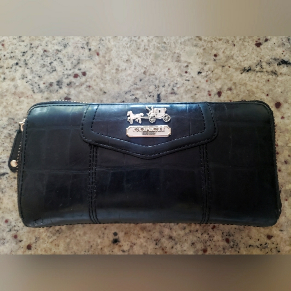 Limited Edition Coach Wallet With Classic Coach Emble… - Gem